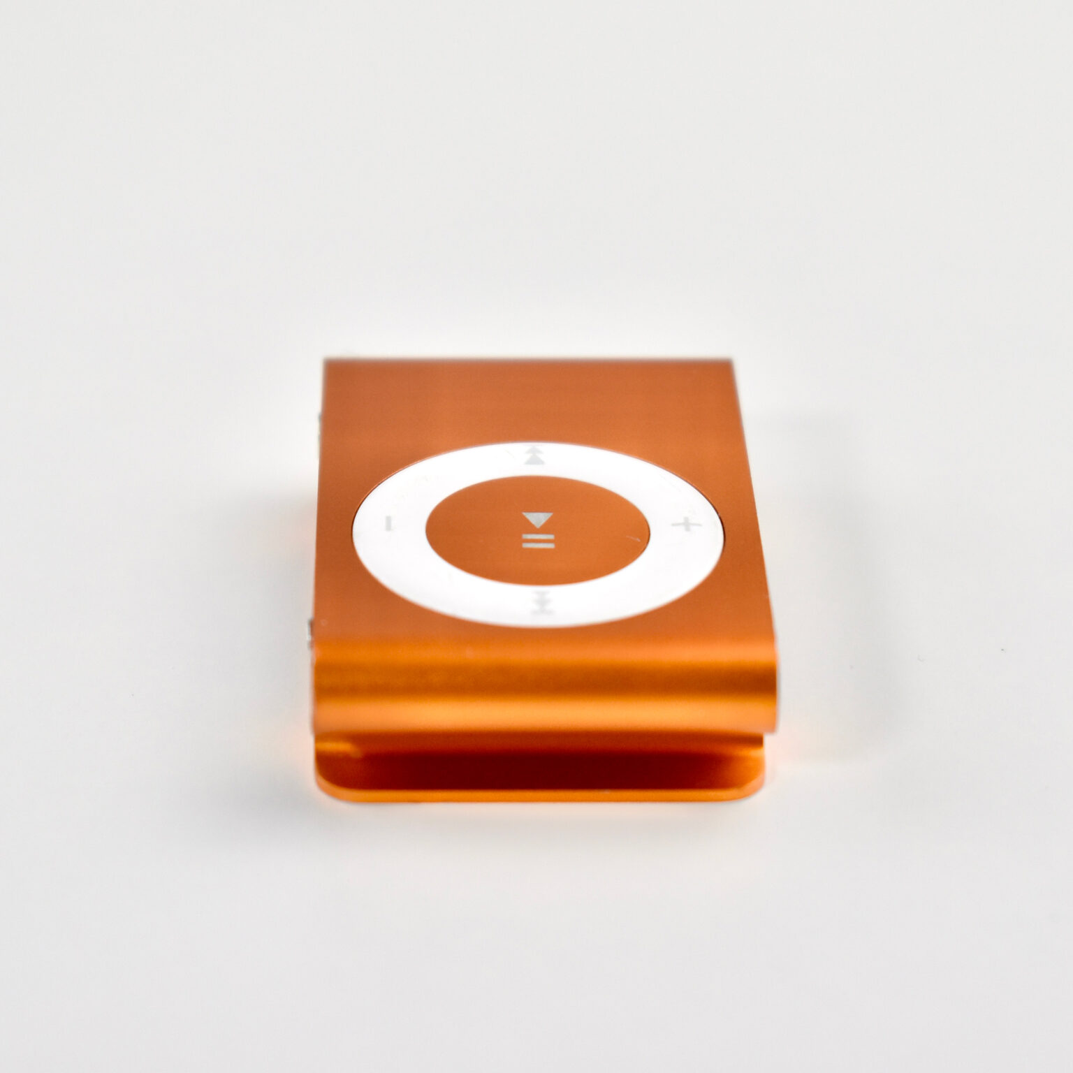 iPod shuffle (Generation 2, orange, Early 2007) – mattjfuller.com